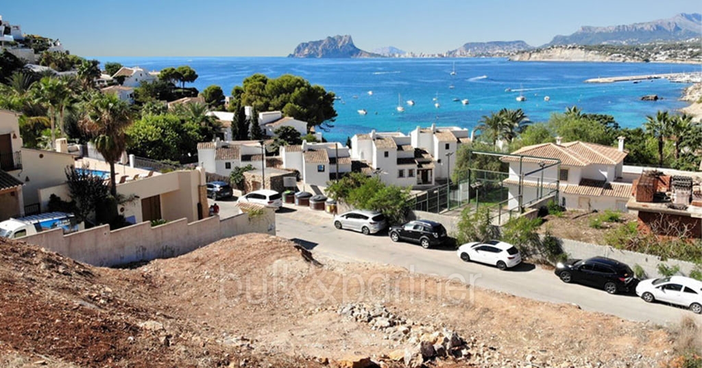 Building plot with great sea views in Moraira El Portet